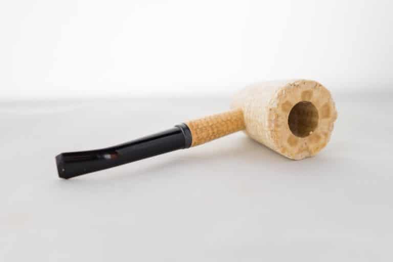 Missouri Meerschaum Mark Twain Corn Cob Pipe - The Country Squire Tobacconist