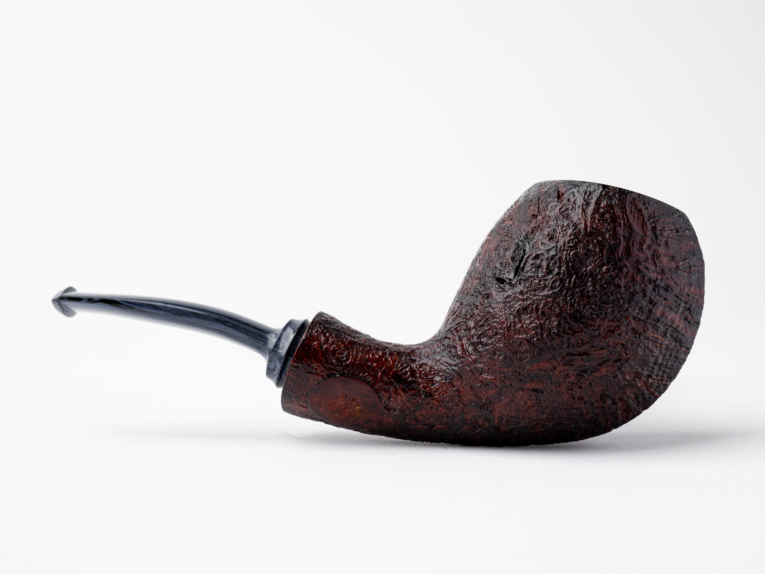 Robertson Pipes Sandblasted Blowfish - The Country Squire Tobacconist
